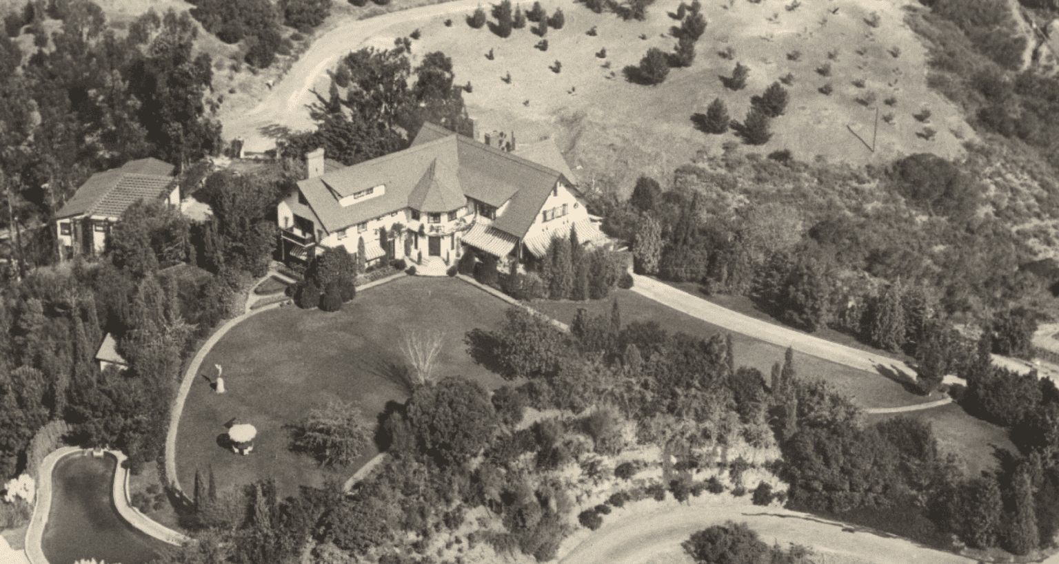 A LEGENDARY HISTORY OF THE PICKFAIR MANSION IN BEVERLY HILLS - la ...