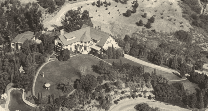 A LEGENDARY HISTORY OF THE PICKFAIR MANSION IN BEVERLY HILLS - la ...