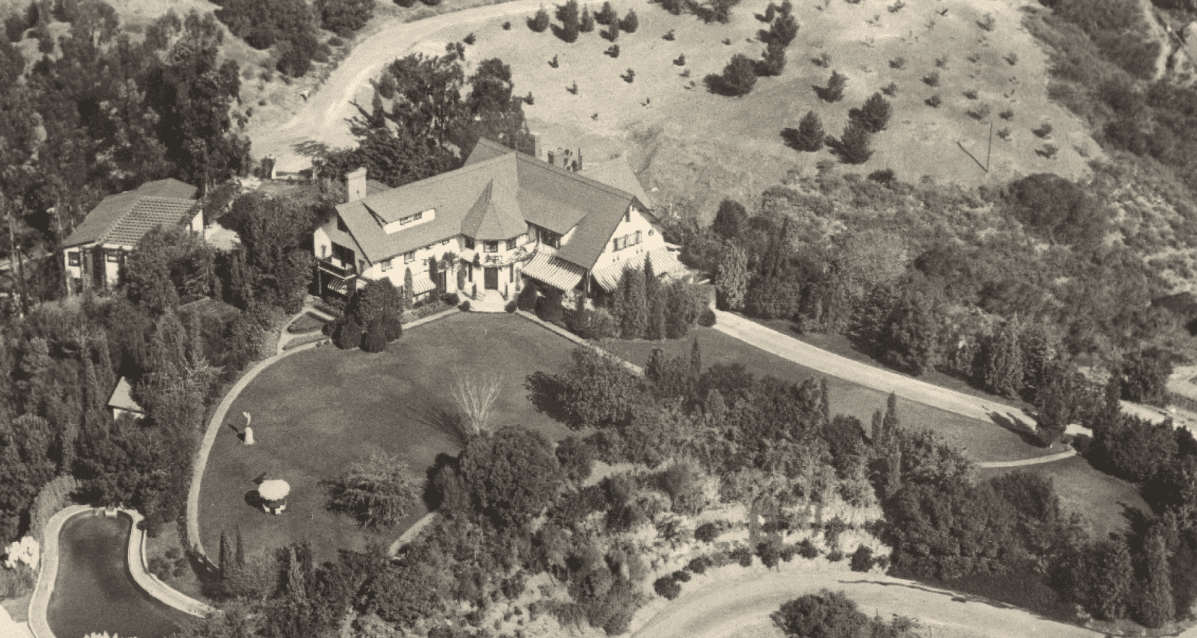 A LEGENDARY HISTORY OF THE PICKFAIR MANSION IN BEVERLY HILLS - la ...